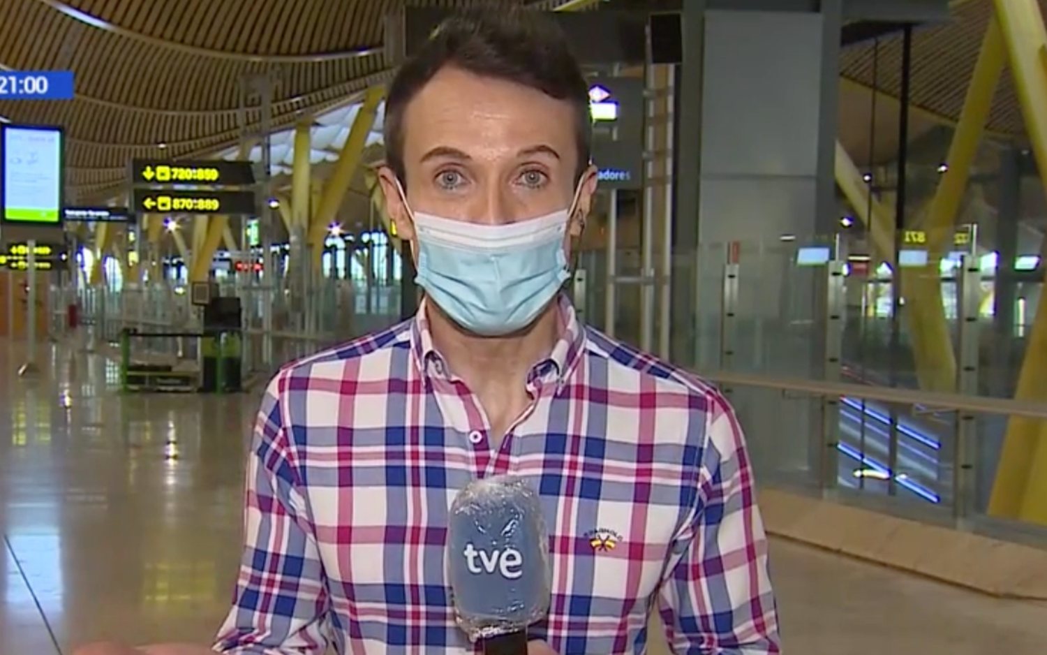 Un reportero del 'Telediario' de TVE imita a Papuchi en directo: "Raro ...