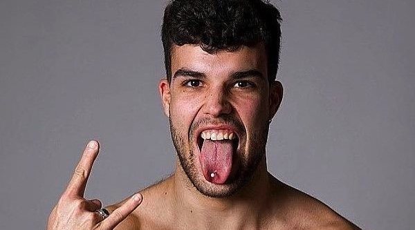 Pol Badía celebra su 26º cumpleaños con un desnudo integral - FormulaTV