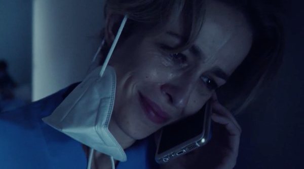 Críticas a 'Cuéntame' por la escena de María quitándose la mascarilla ...