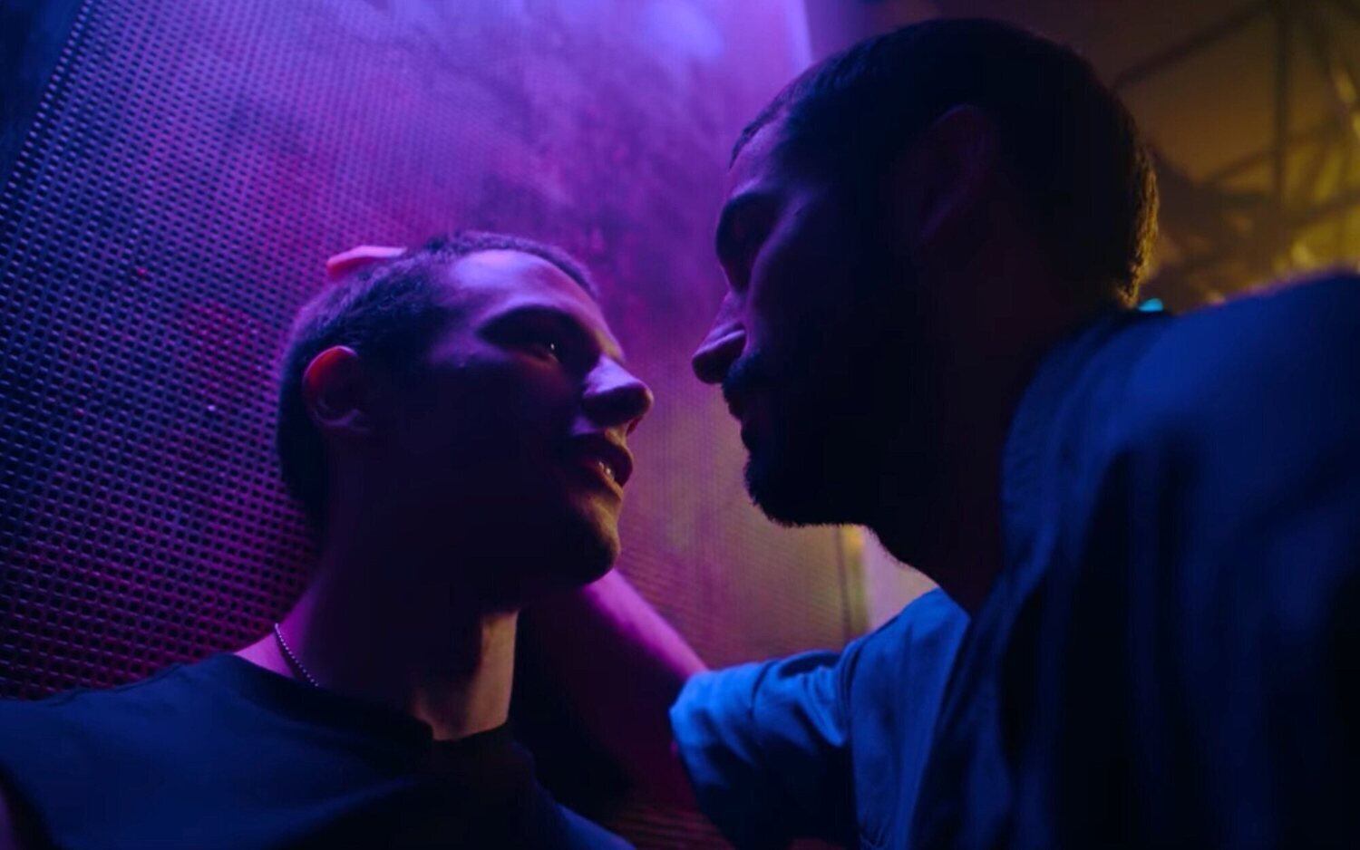 La escena sexual más explícita de 'Sagrada familia', con Iván Pellicer y Álex García en el ...