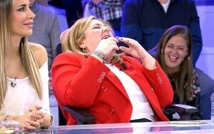 Pilar Vidal termina llorando de la risa tras ser pillada en 'Sálvame ...
