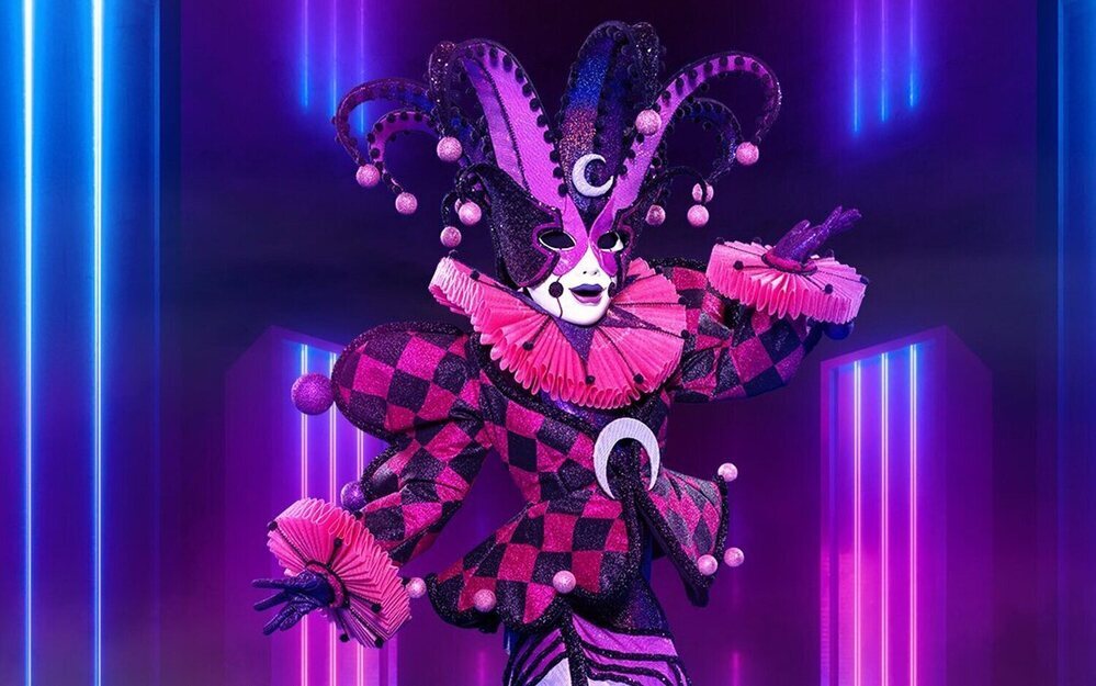 'Mask Singer 3': Tori Spelling, oculta bajo la máscara de Arlequín ...