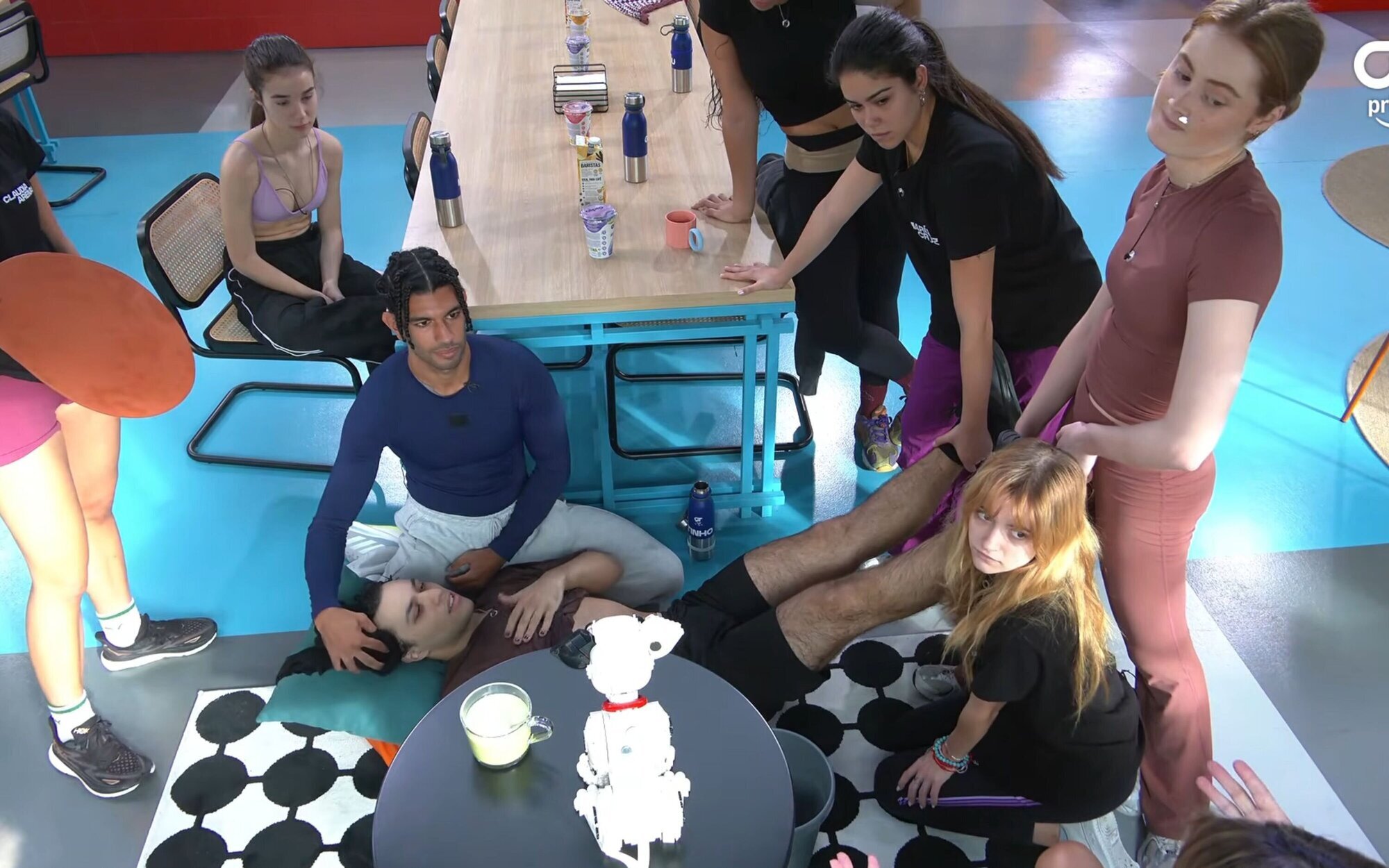 Tinho se desmaya en 'OT 2025' tras hablar con Noemí Galera y cortan el ...