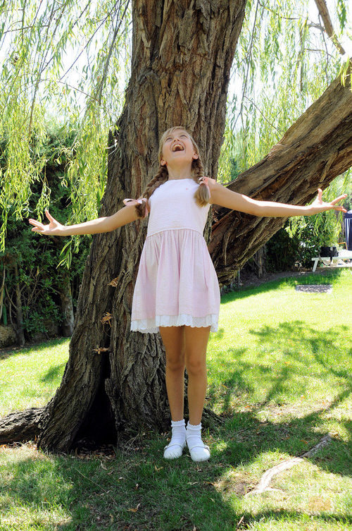 Ana Mena es Marisol: Fotos - FormulaTV