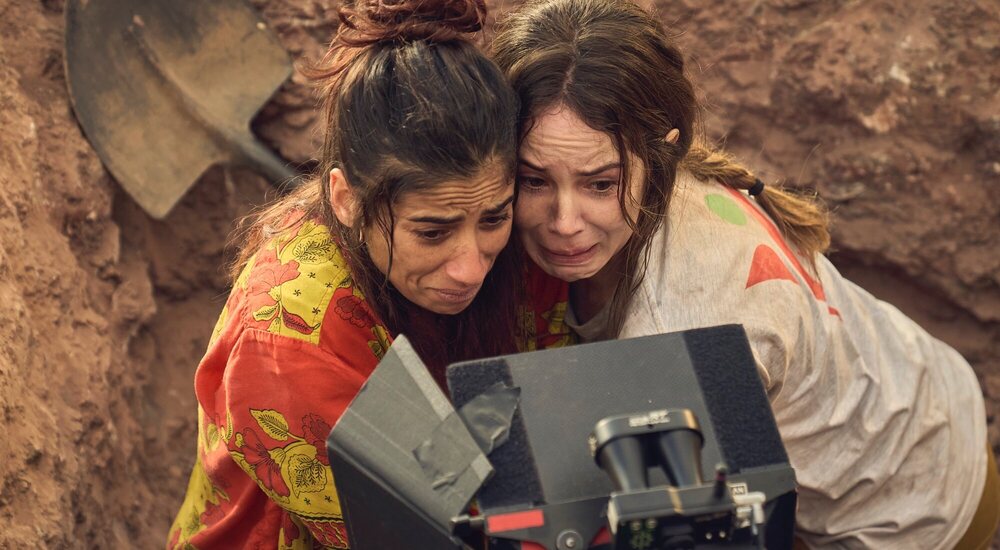 Carolina Yuste y Camila Sodi ('Sin huellas'): "Estas señoras tienen mucho coño para dejarse ...