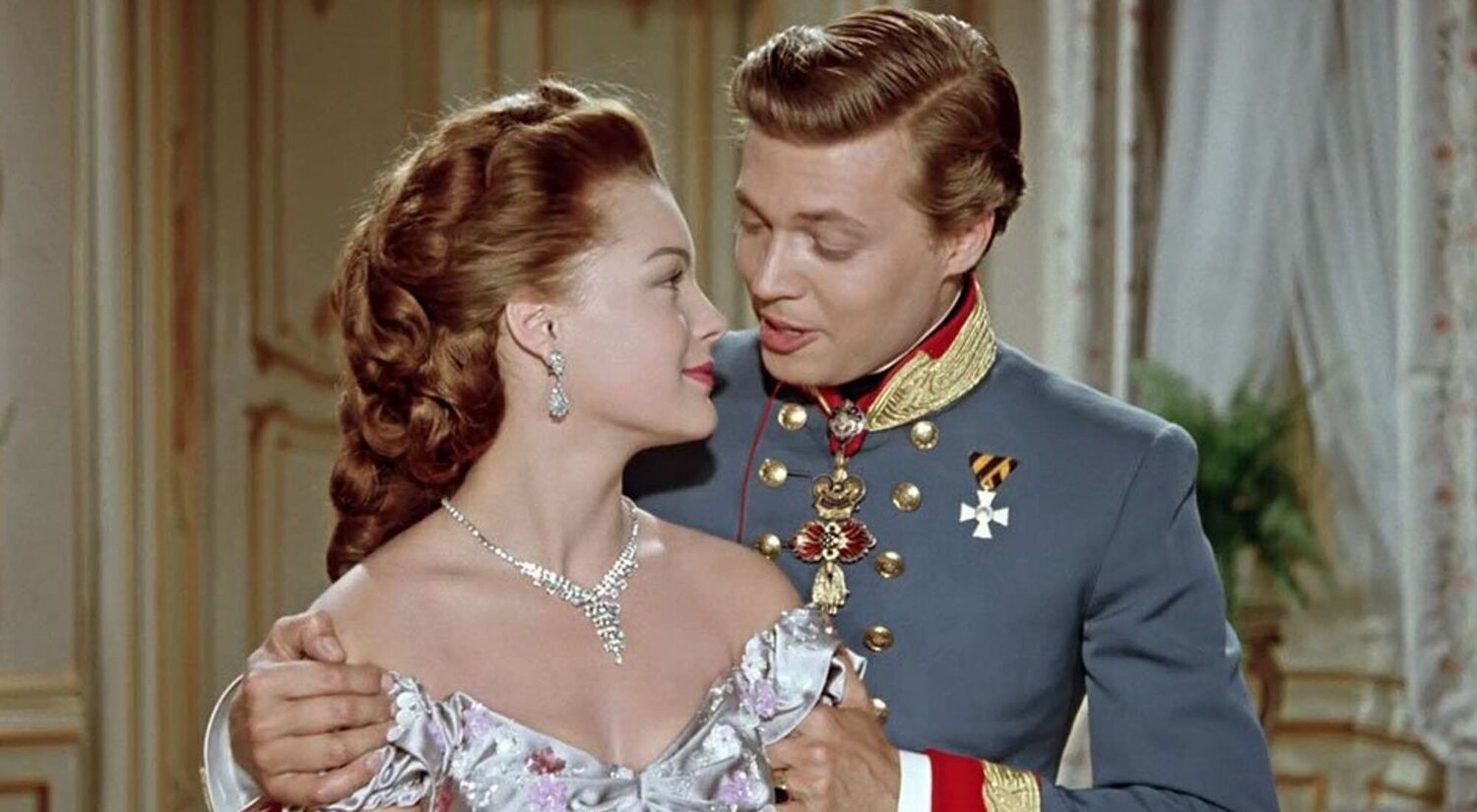 La tarde dedicada a "Sissi Emperatriz" arrasa en Divinity con pases por encima del 4% de share ...