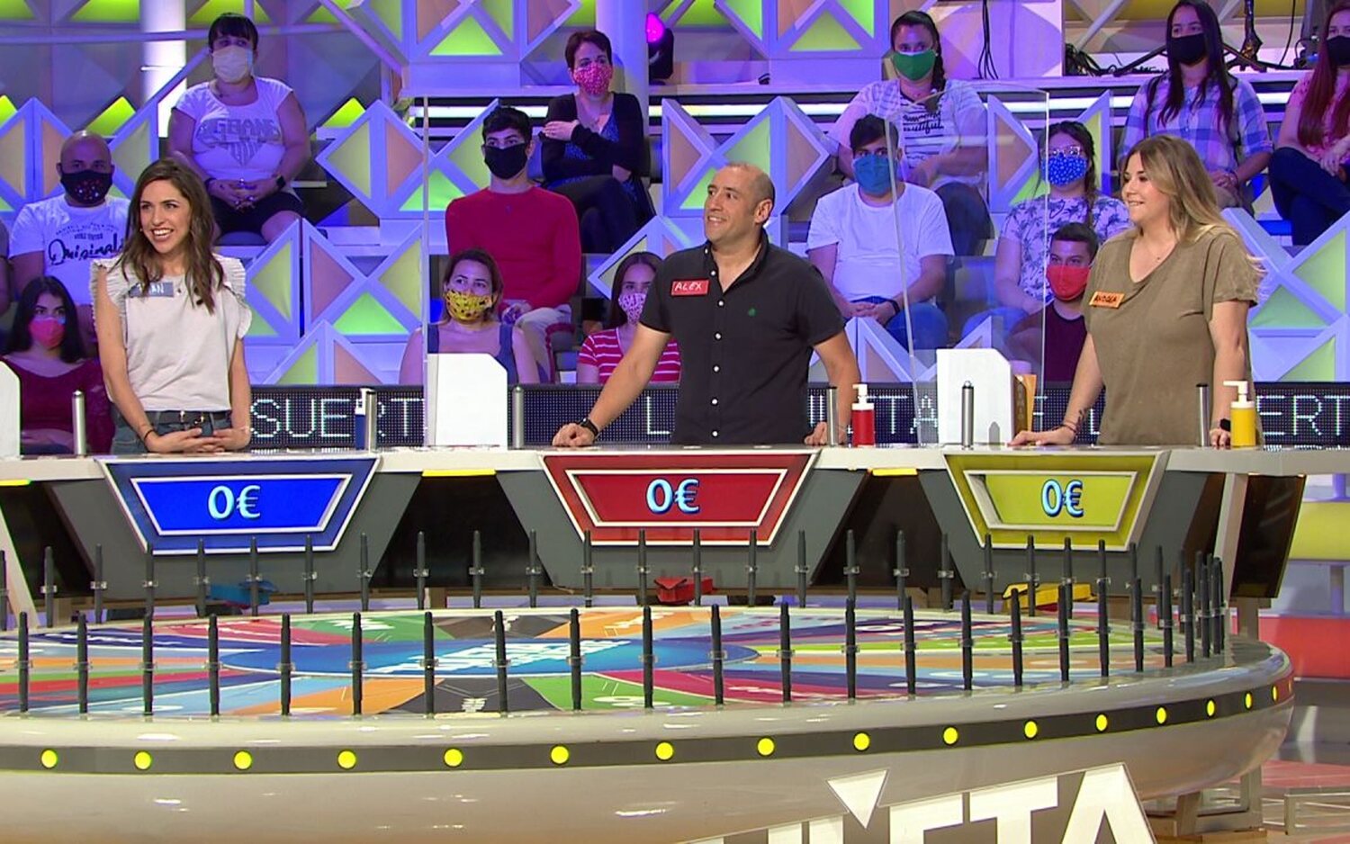 'La ruleta de la suerte' "gira" con éxito con sus reposiciones: Así rinde contra 'Socialité' en ...