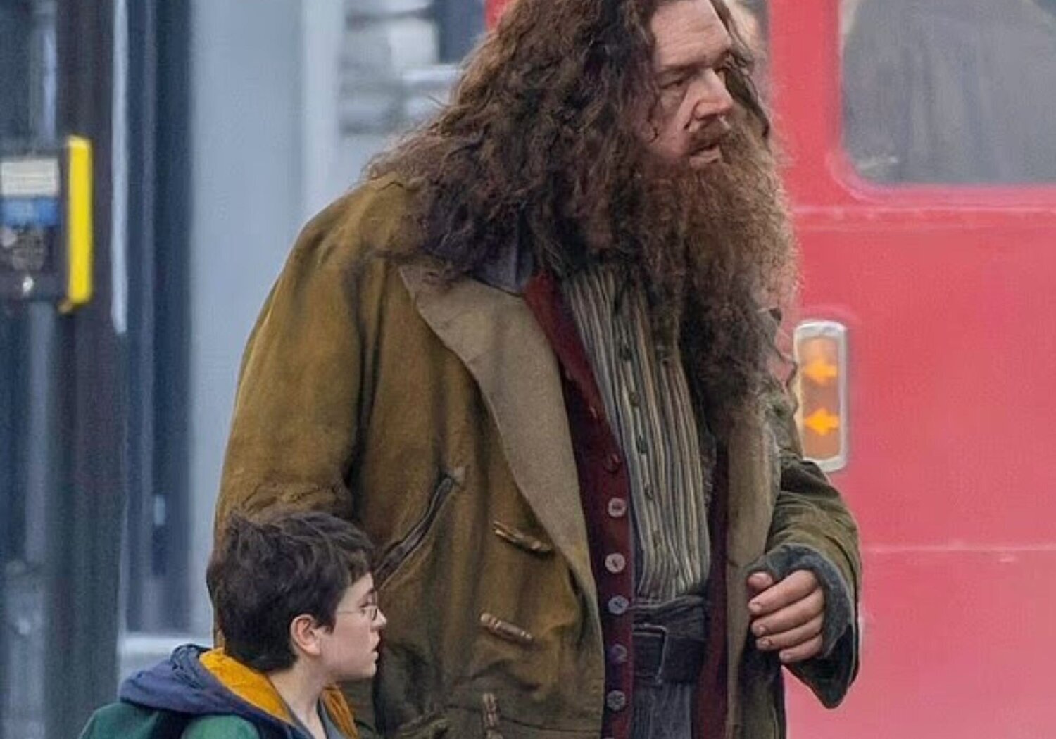 Las primeras imágenes de Harry Potter junto a Hagrid en el rodaje de la ...