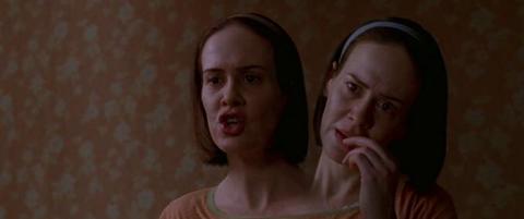 'American Horror Story' 4x01 Recap: "Monsters Among Us" - FormulaTV