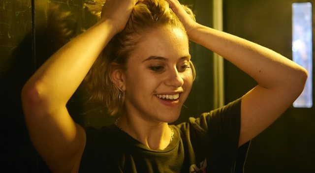 Elisabet Casanovas: "Ojalá Pol y Tania se tomaran un café en 'Merlí ...