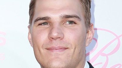 Chris Zylka: noticias, fotos y vídeos de Christopher Michael Settlemire ...