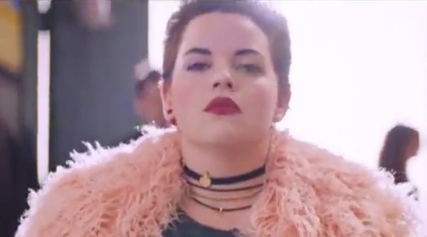 Primer tráiler de 'Heathers', la serie adaptación de la película ... Primer tráiler de 'Heathers', la serie adaptación de la película ...