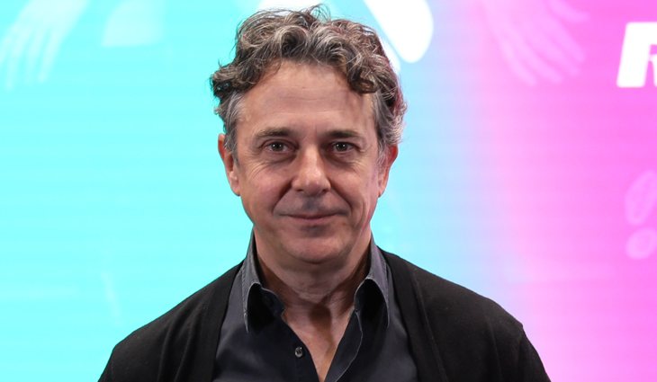 Pere Ponce: "'45 Revoluciones' es una serie trepidante que atrapa por ...